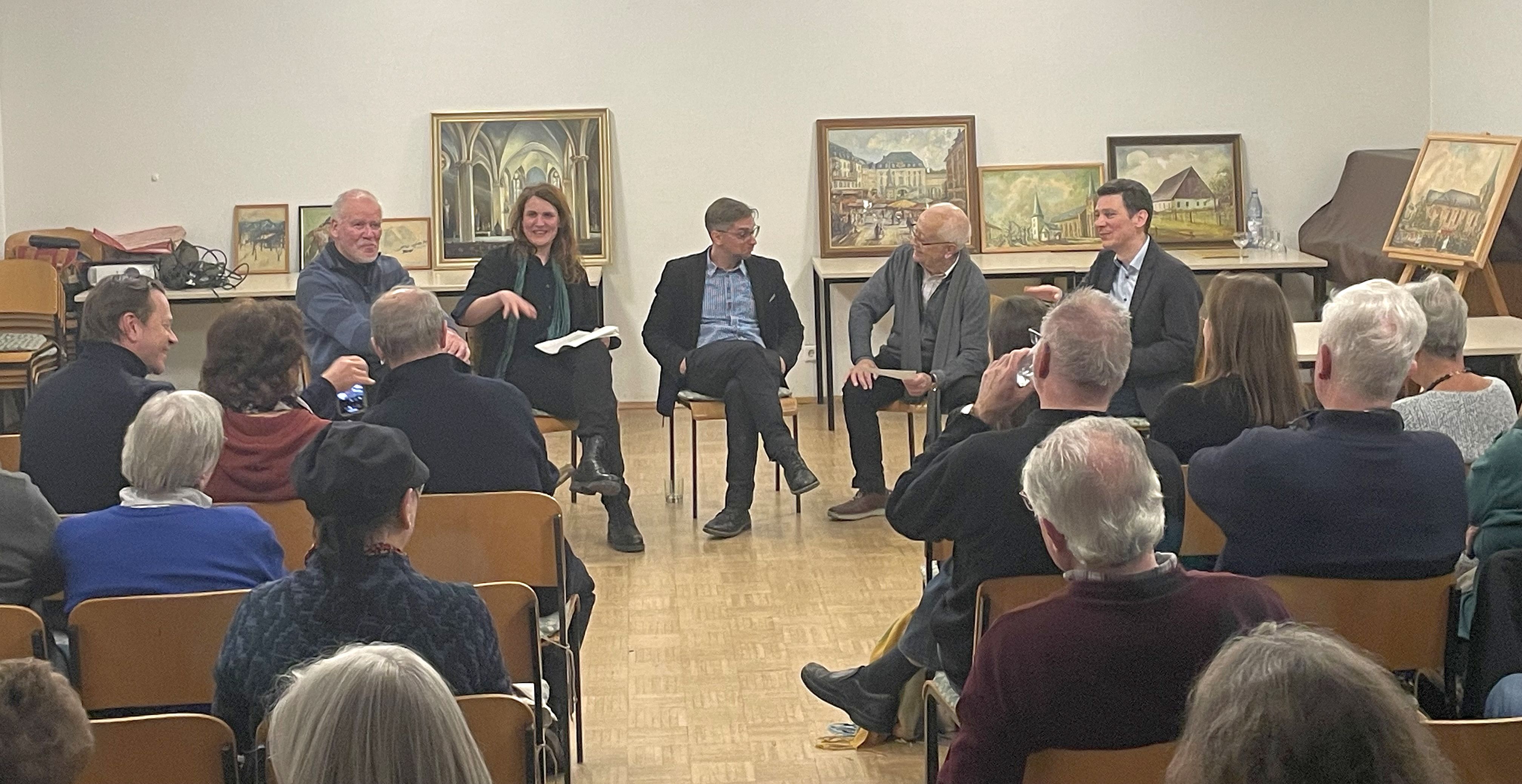 Gut besuchtes Podiumsgespräch zu Maler Ditz - Stadt Bornheim